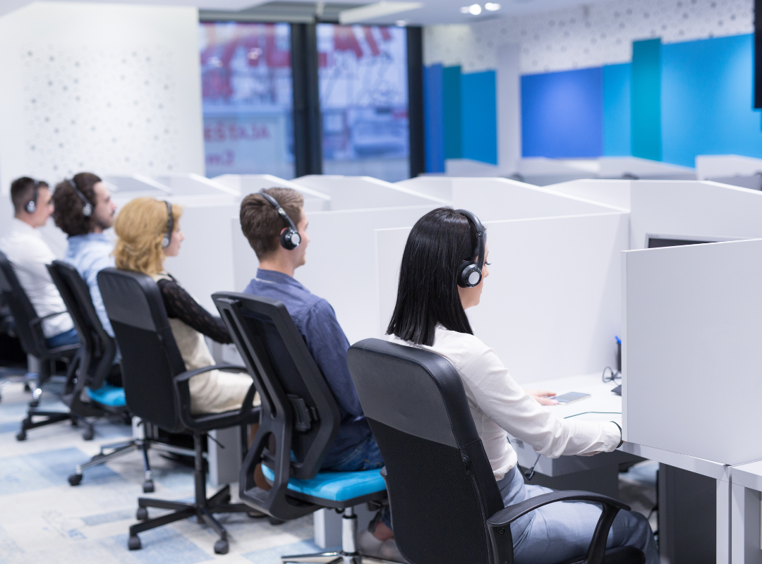 Virtual Customer Service Representatives vs. Call Centers: What's the ...
